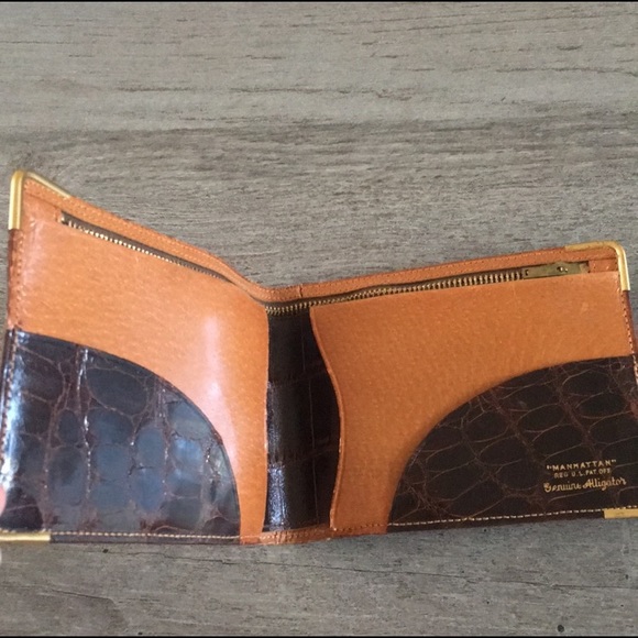 Manhattan | Bags | Vintage Manhattan Genuine Alligator Skin Wallet ...